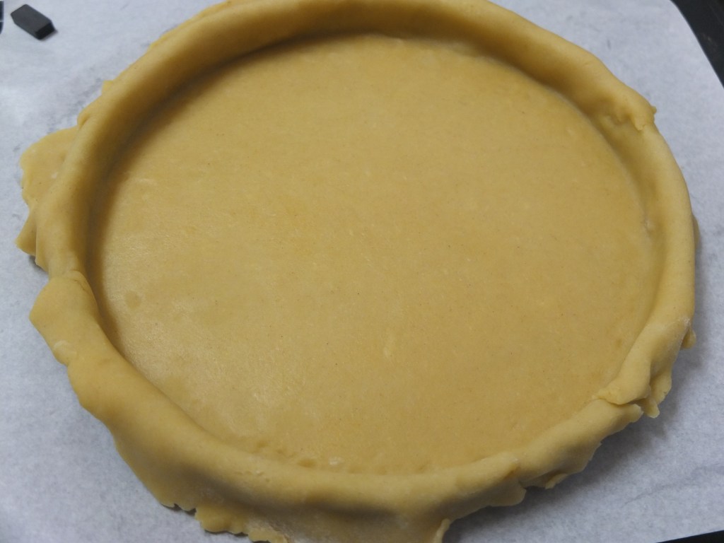 Lining a French tart ring with pastry and blind baking | lili's cakes