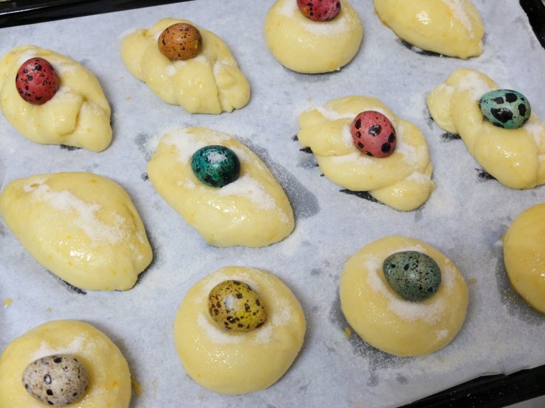 Traditional Monas de Pascua – Spanish Easter egg bread recipe! | lili's ...