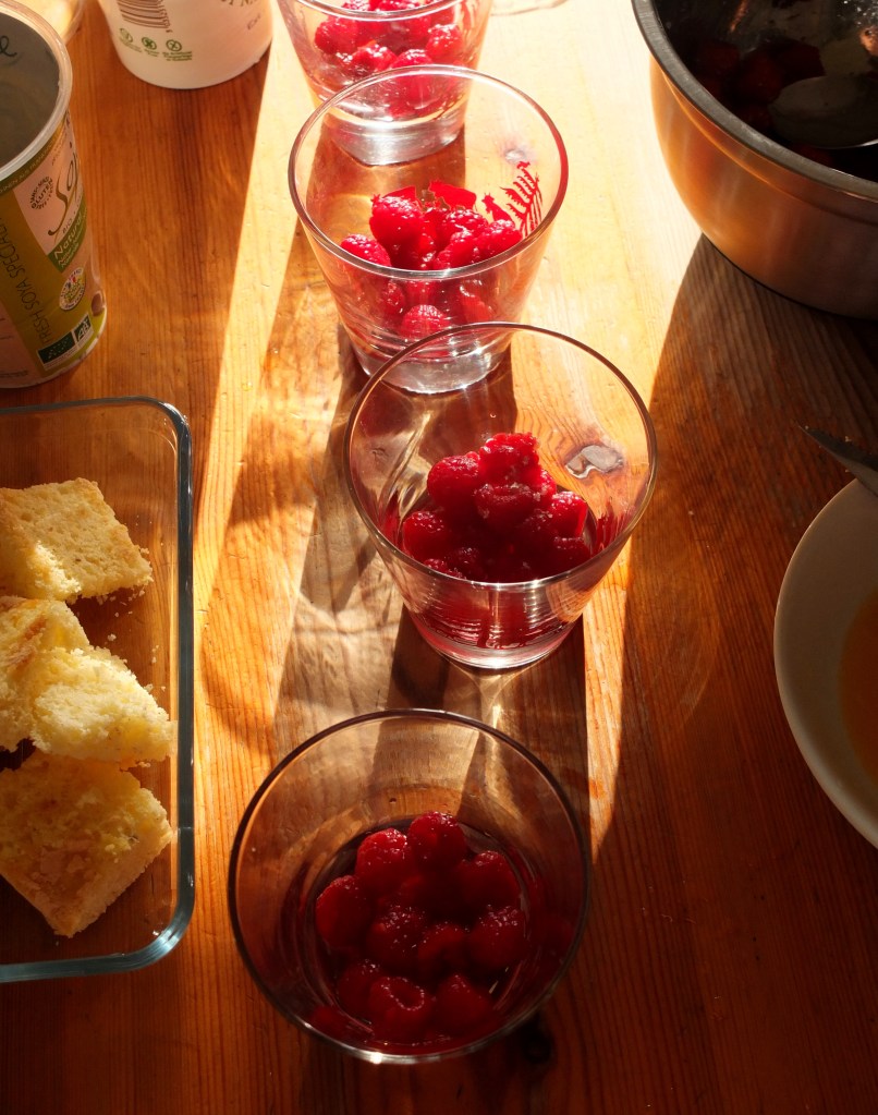 Easy peasy raspberry, yoghurt and sponge verrines recipe! | lili's cakes