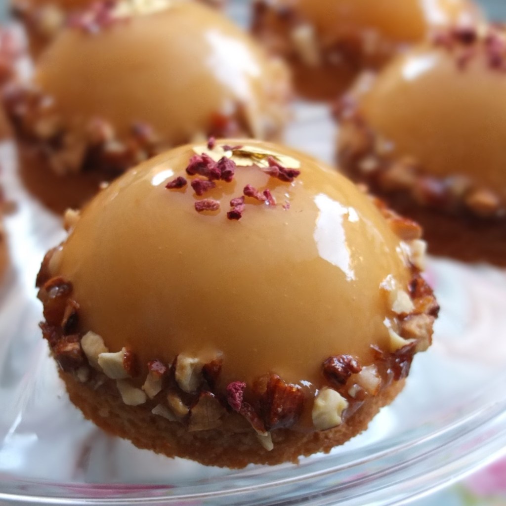 Dreams of Florence, caramel-raspberry dome cakes recipe | lili's cakes