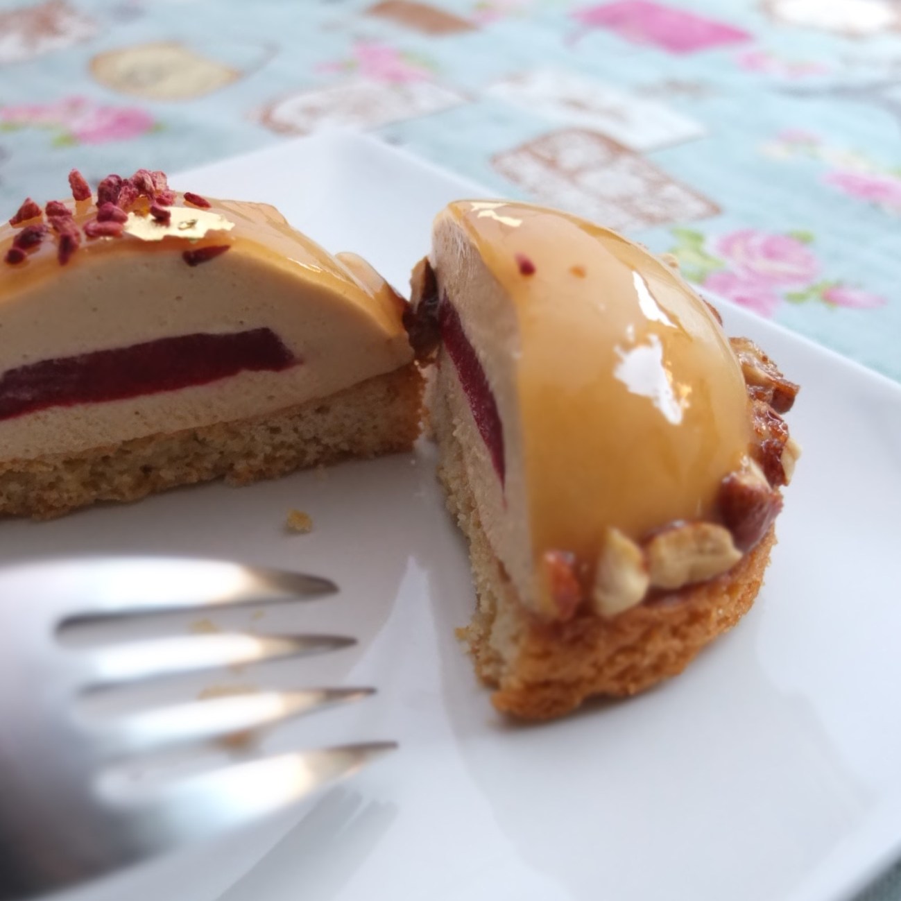 Dreams of Florence, caramel-raspberry dome cakes recipe | lili's cakes