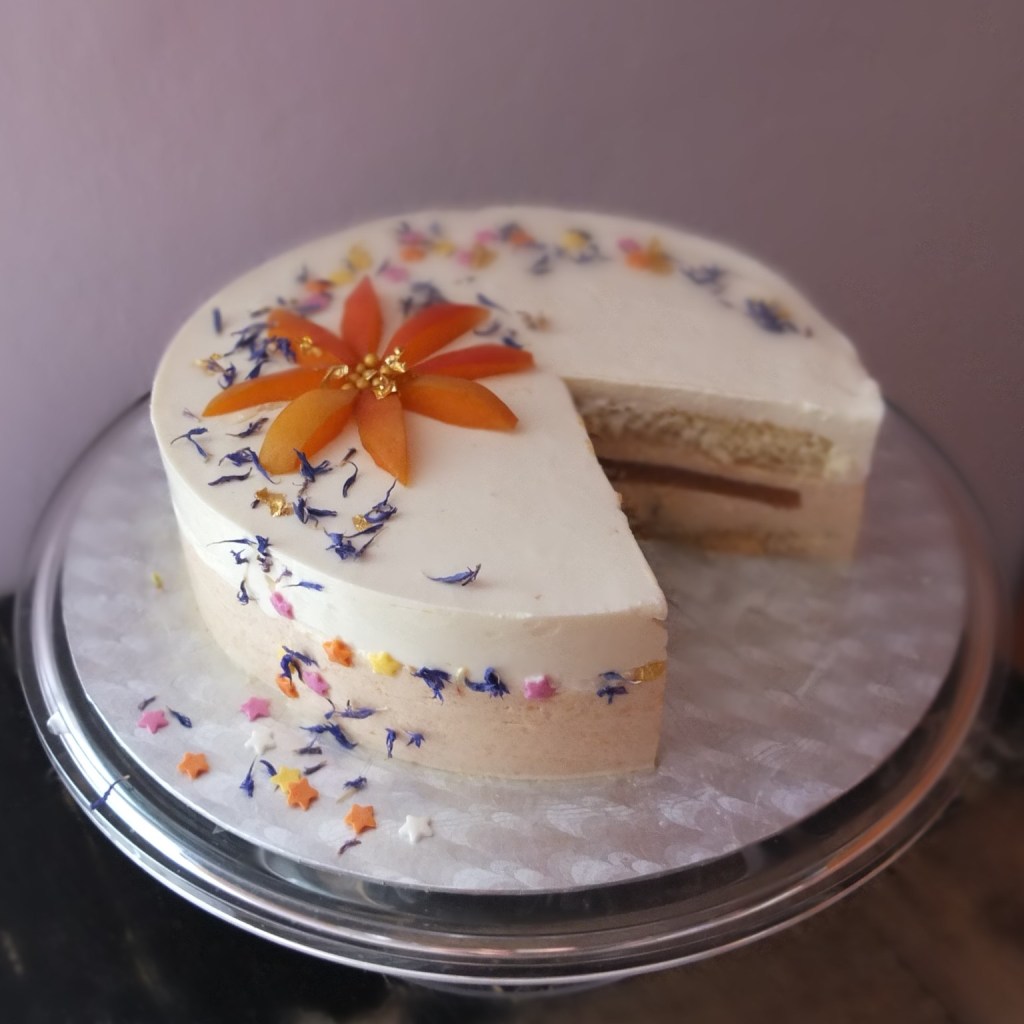 Healthier apricot sunshine mousse cake recipe! With quark, low-gluten ...
