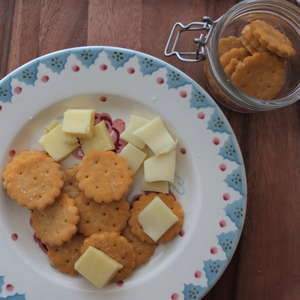 Ritz-style crackers recipe! Glutenfree or not… With cakes and boulders ...