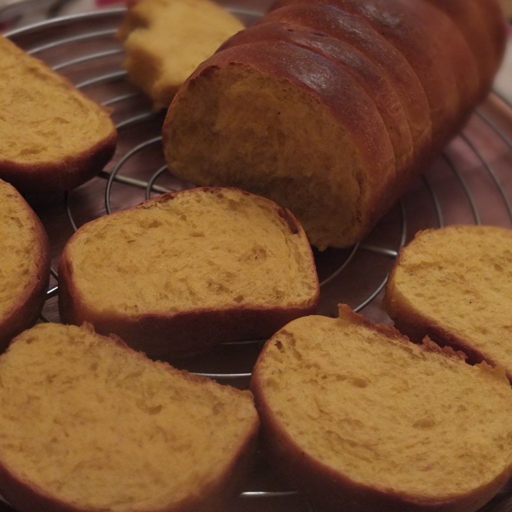 Pumpkin roti sisir – Indonesian fluffy pull-apart bread recipe ...
