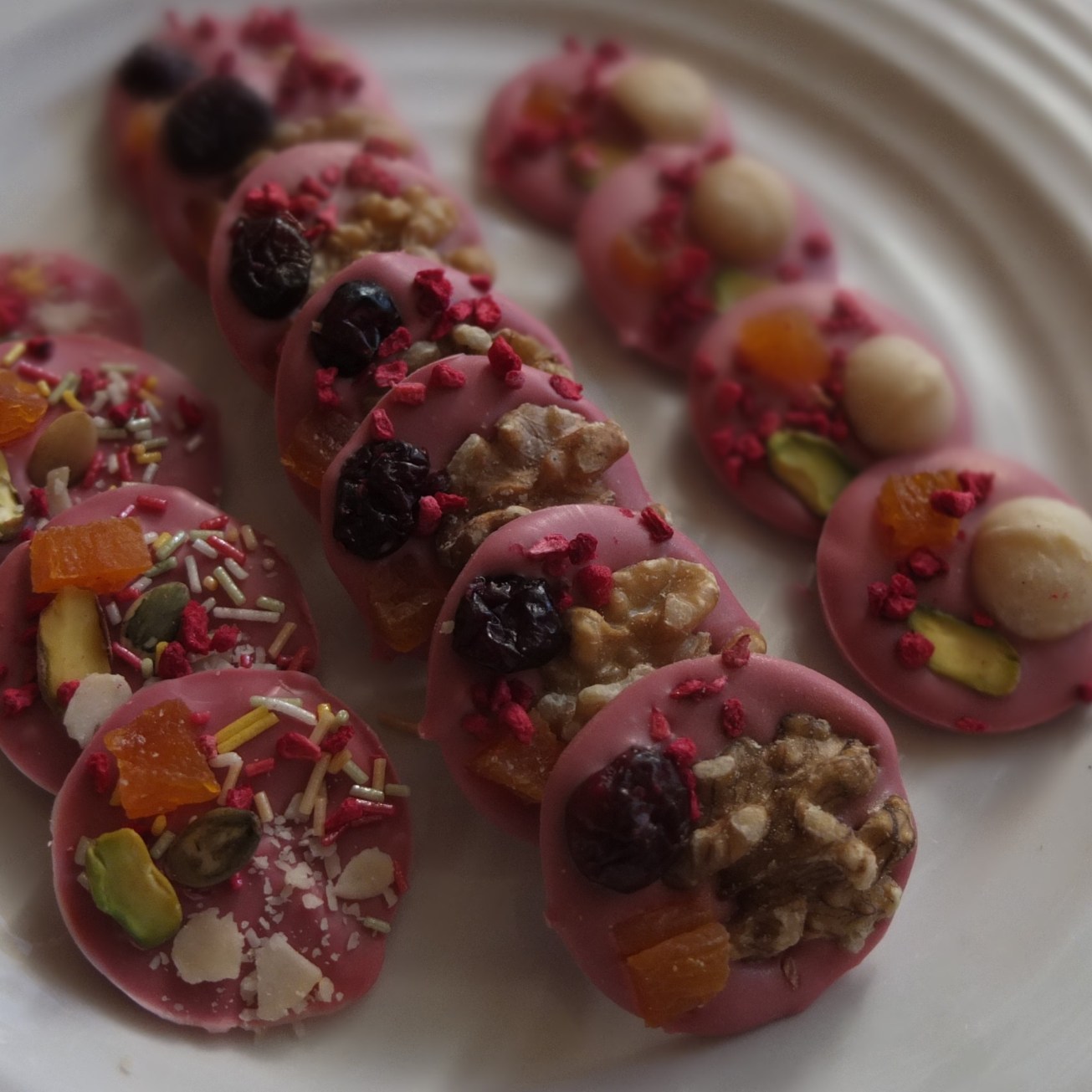 Ruby chocolate mendiants recipe! And other Christmas treats… :) | lili's cakes