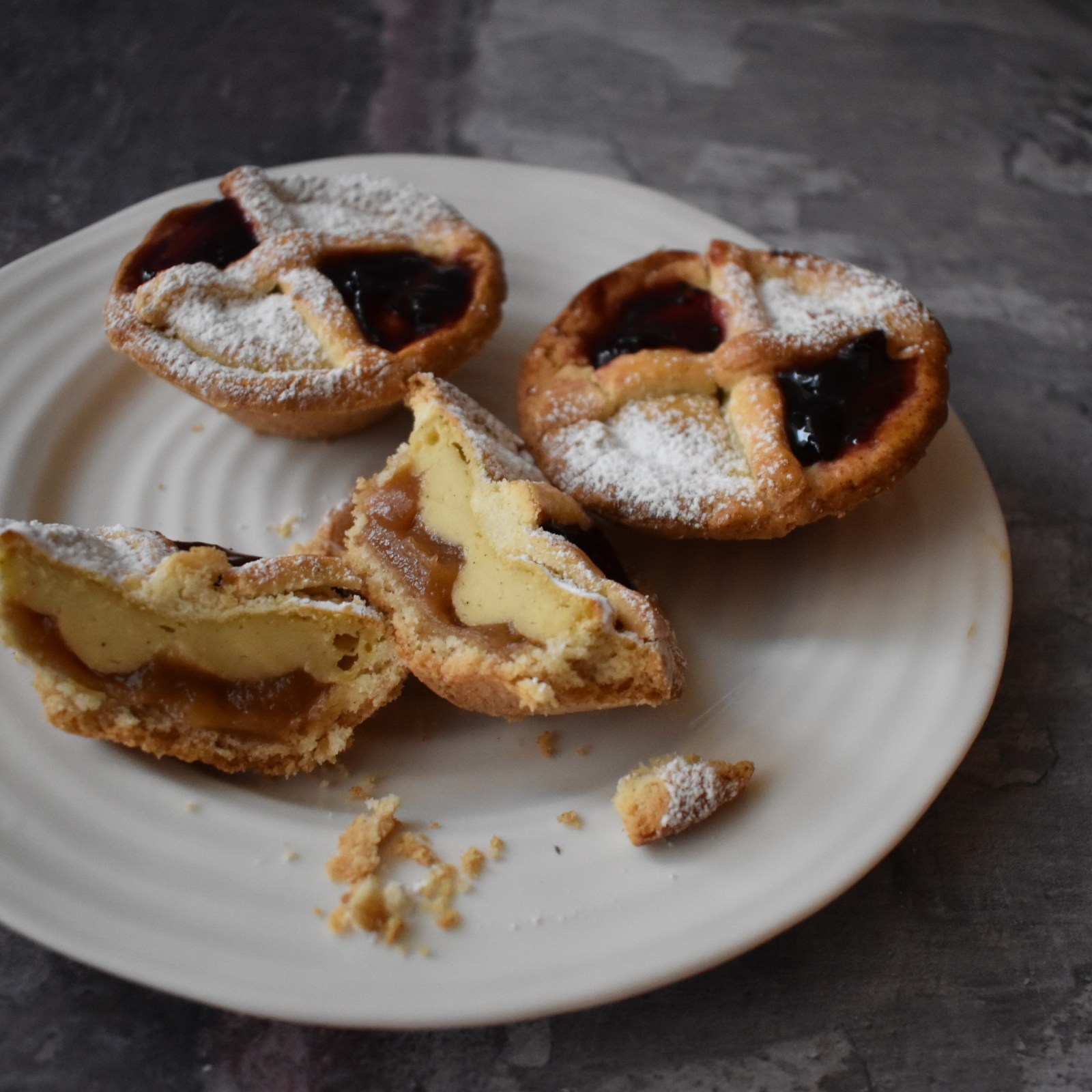 Classic French Pont-neuf pastries recipe! Delish choux and pastry cream ...