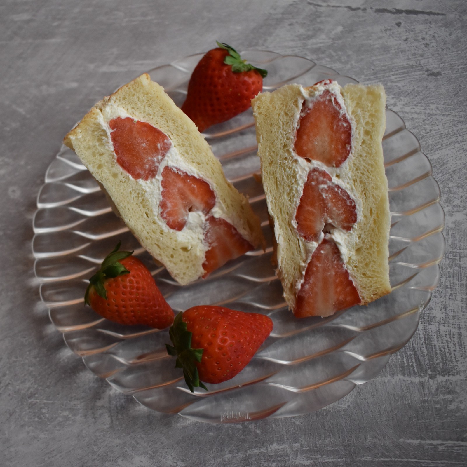 Japanese Strawberry Sando recipe! A deliciously easy strawberry and ...
