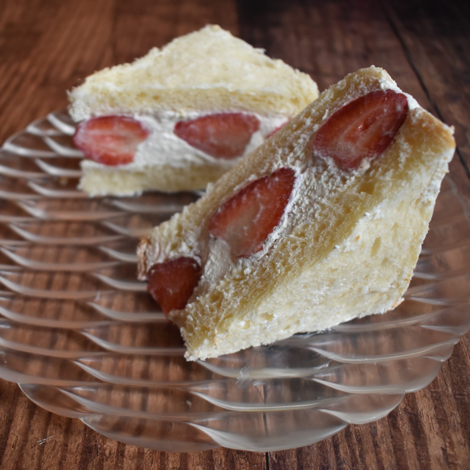 Japanese Strawberry Sando recipe! A deliciously easy strawberry and ...